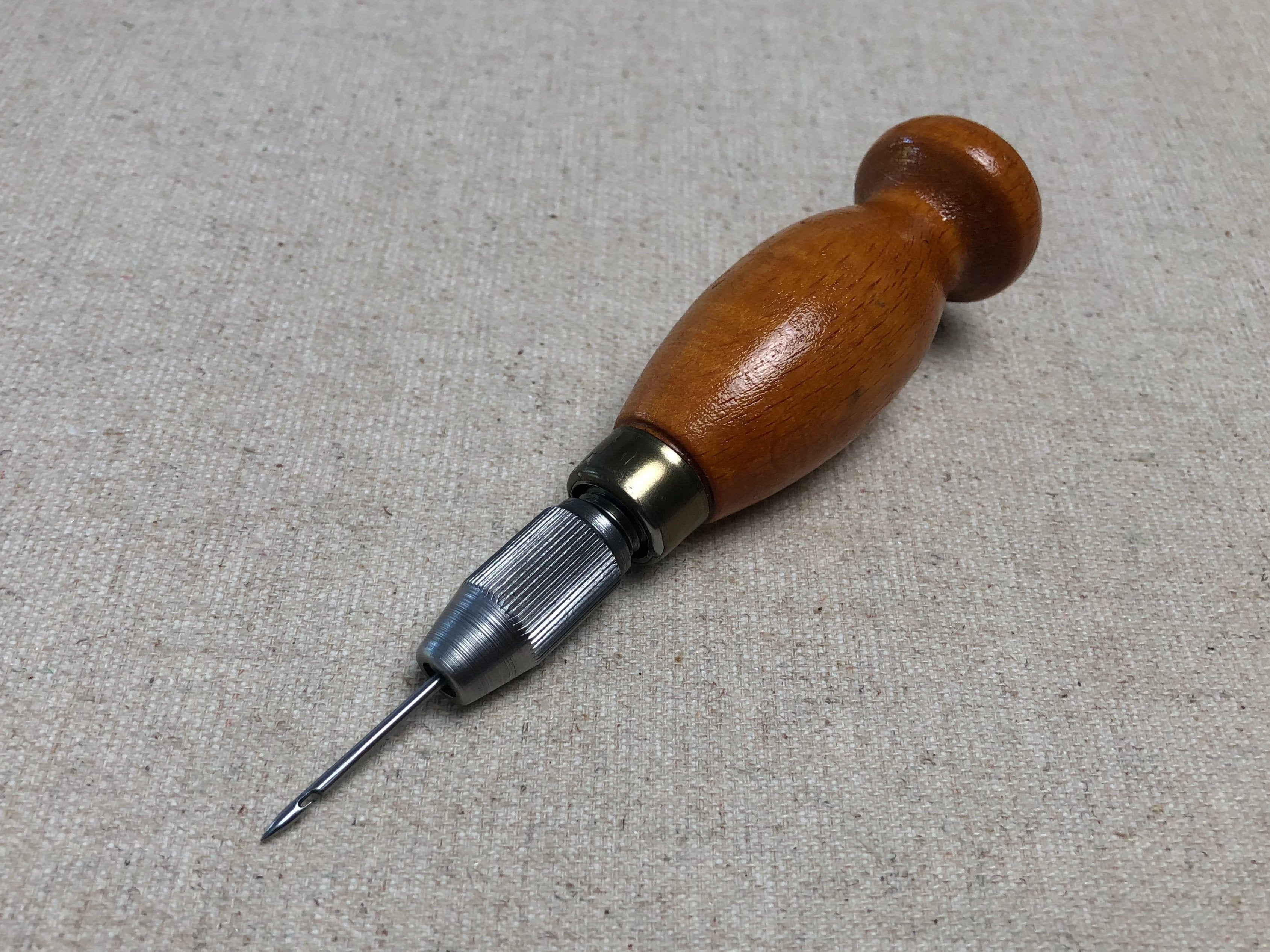 Hook needle, jerk needle 1,5 mm 1,8 mm in handle – Shoemakercraft