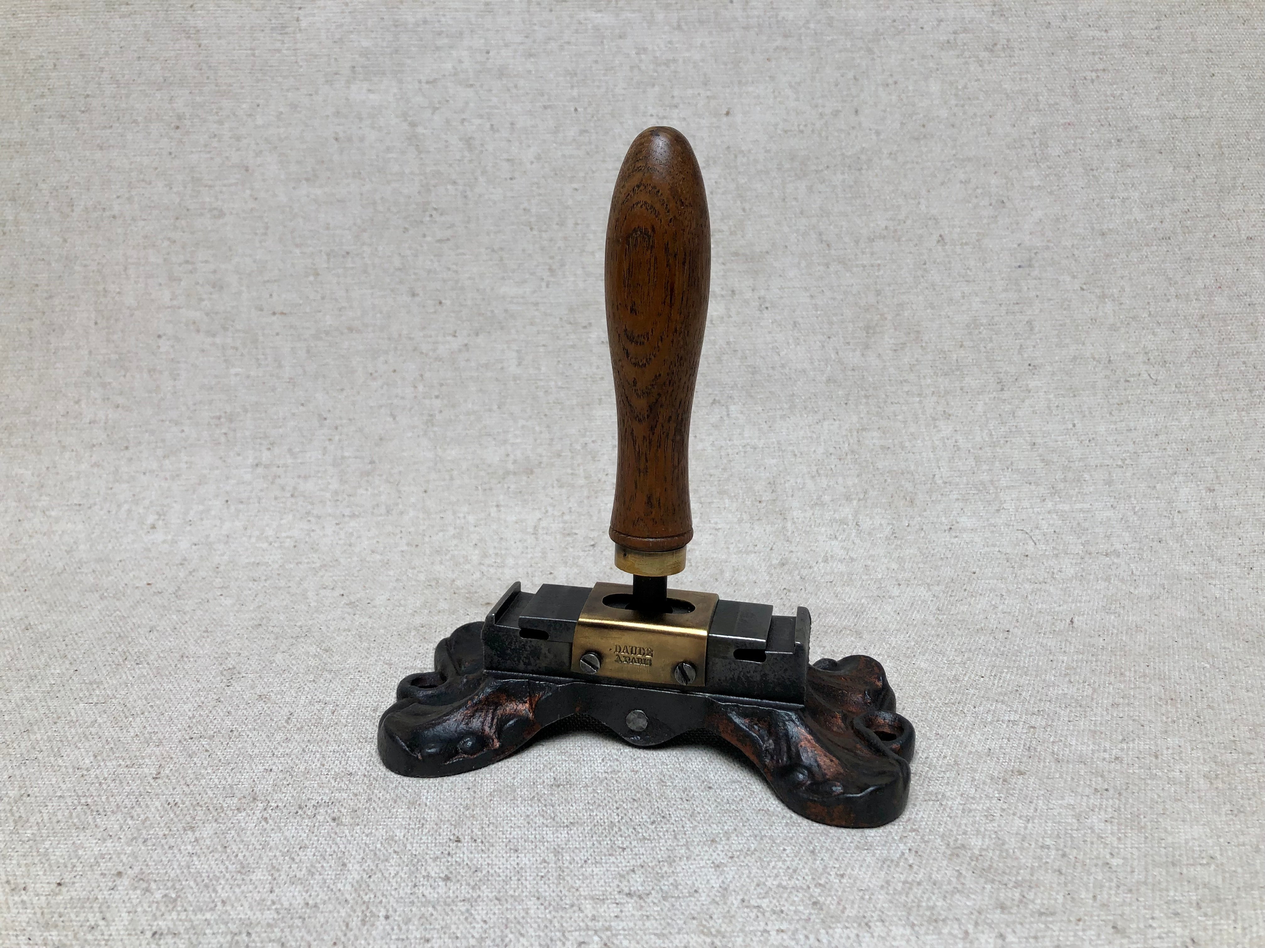 x Aglet crimping machine by DAUDE – Shoemakercraft